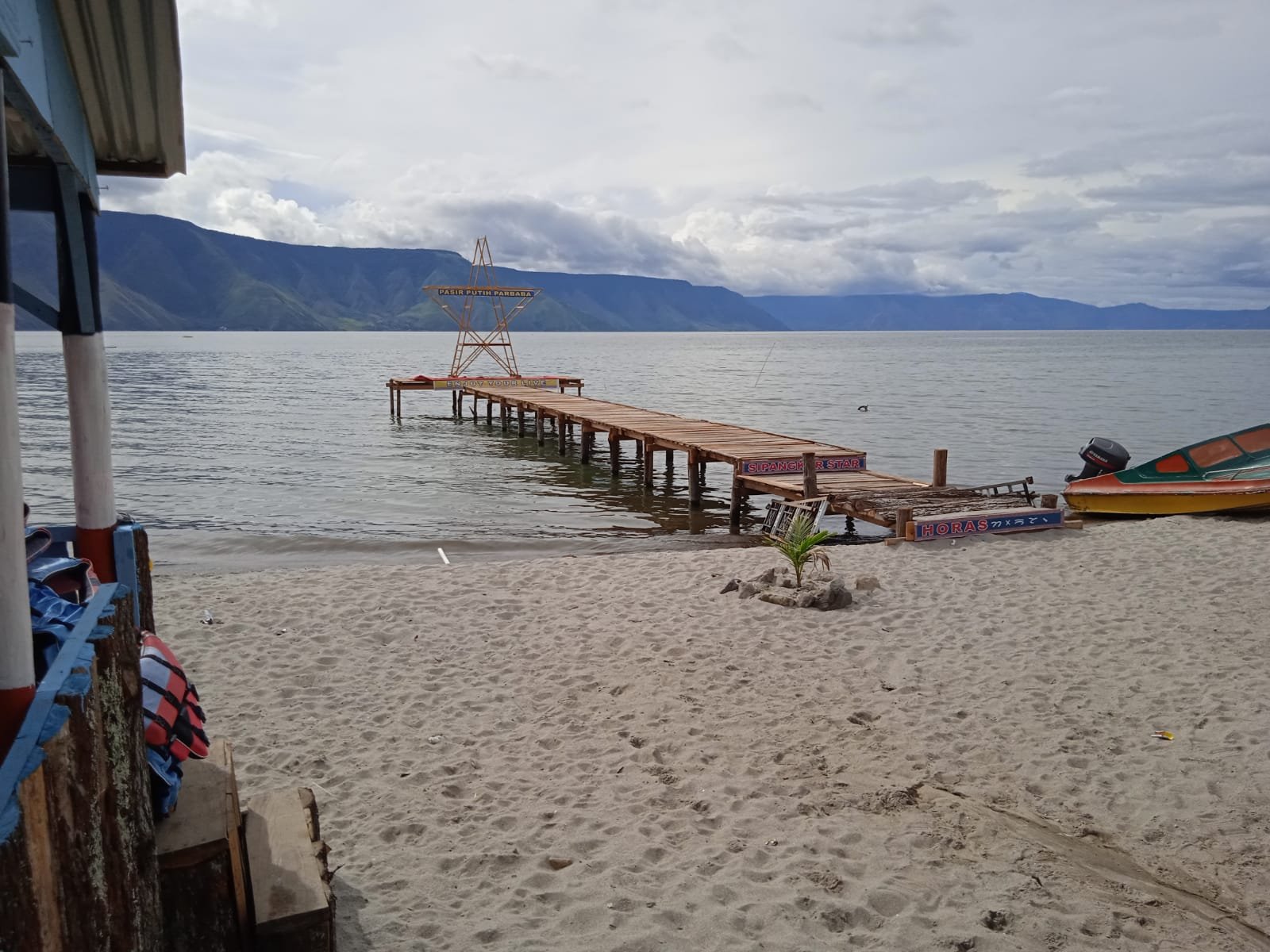 Pasir Putih Parbaba - ONETOBA
